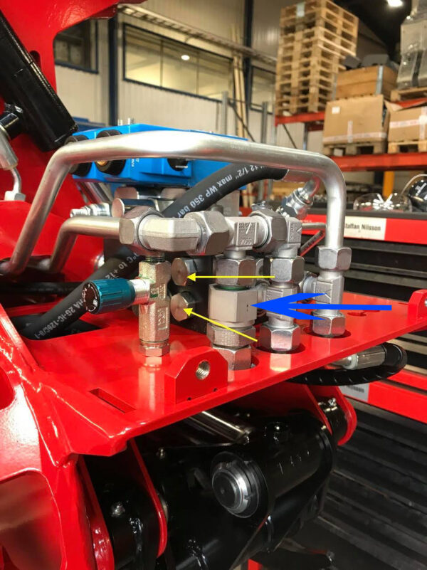 Removing and Cleaning the Check Valves - GrapplesawTrucks.com